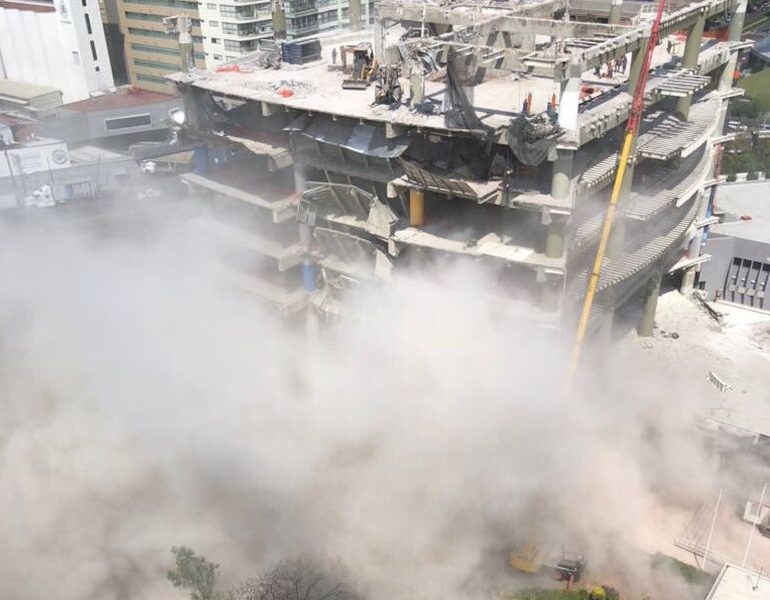DERRUMBE EN EX-EDIFICIO DE GENERAL MOTORS, CAUSA CAOS EN POLANCO – Cars ...